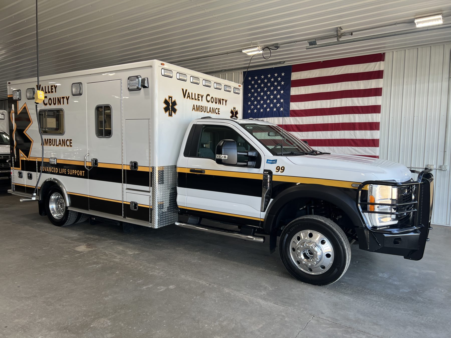 Remount Delivery # 21580 – 2023 Ford F550 Heavy Duty 4x4 Arrow Ambulance